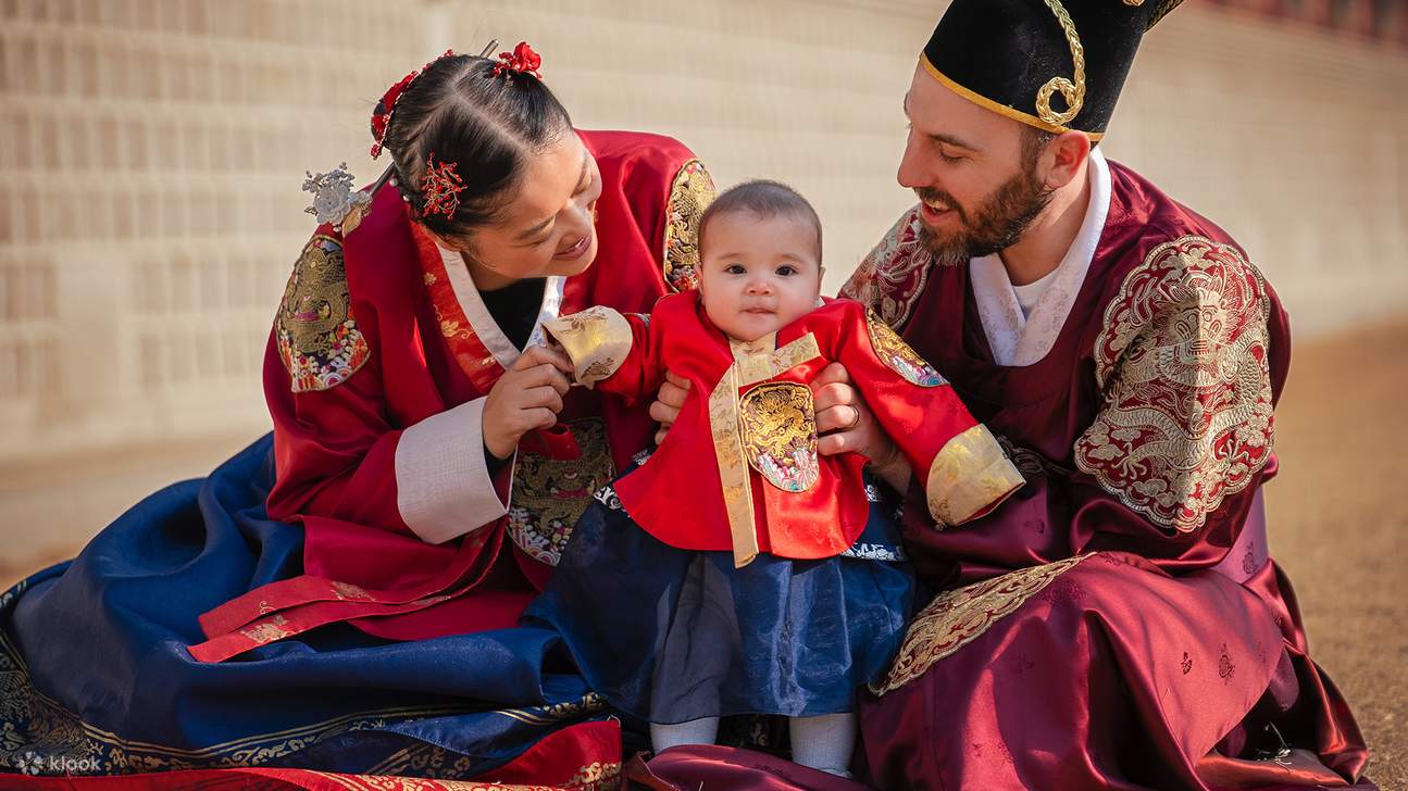 Gyeongbokgung K-drama Hanbok Experience by Daehanhanbok - Klook Australia